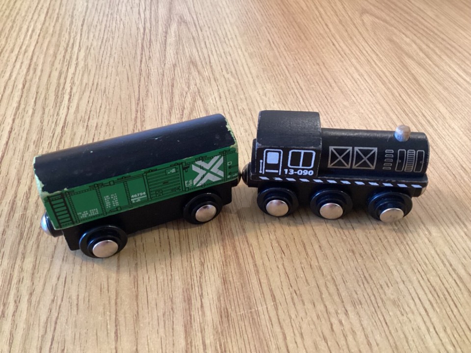 Imaginarium Magnetic Train Engine Number 13-090 w/ Cargo Car Lot of 2 ...