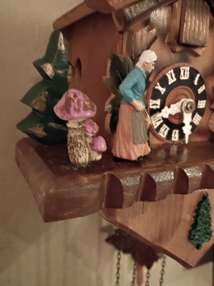 VINTAGE COUNTRY CUCKOOK CLOCK MOVING BIRD IN CHIMNEY | eBay