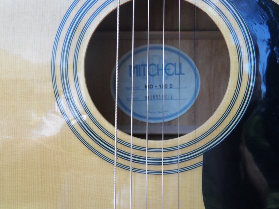 WFM MITCHELL MD100S GUITAR WITH CHIPBOARD CASE, NEW ELIXIR STRINGS | eBay