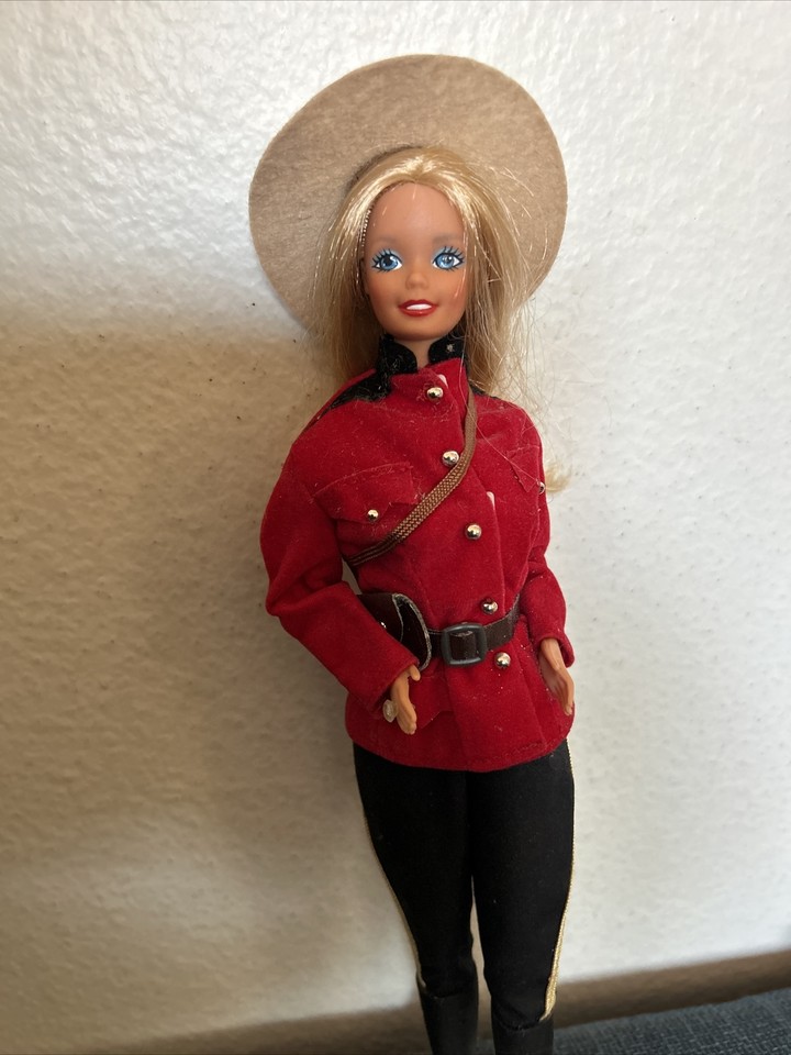 1987 Canadian Barbie Dolls Of The World Collection Displayed W/ Stand ...