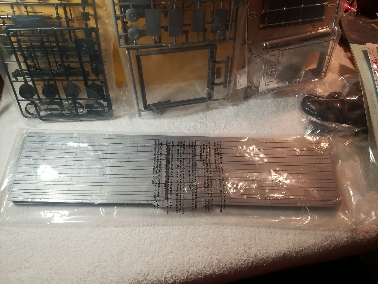 AMT Models 1249 '1:25 Scale Great Dane 40' Reefer Trailer Model Kit ...