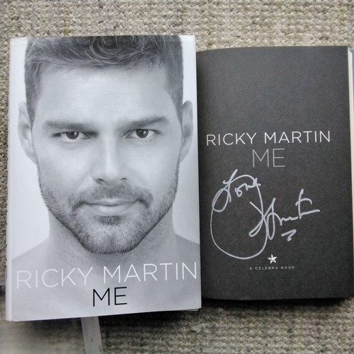 Ricky Martin SIGNED 2010 Book Pop Singer Actor Broadway Father HC/DJ ...