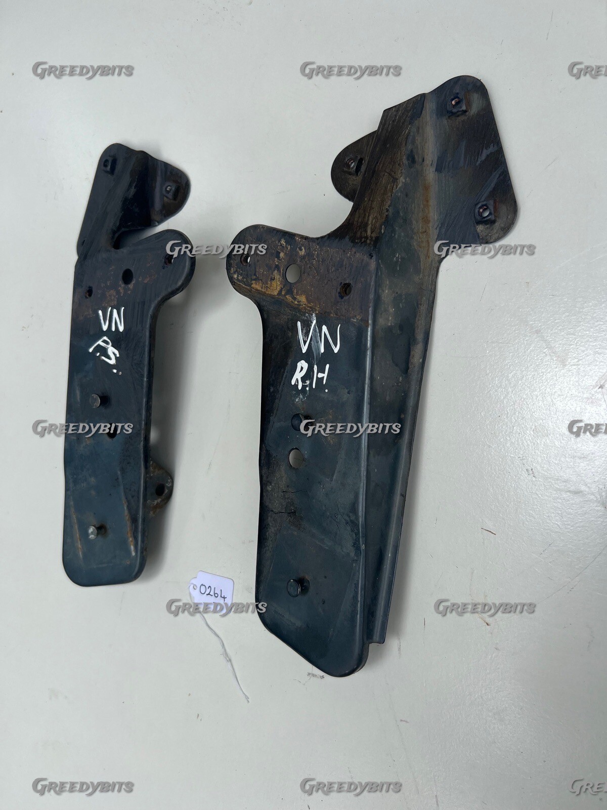VN Commodore Front Guard Bumper Slide Brackets L & R HOLDEN VG SS SV V8 ...