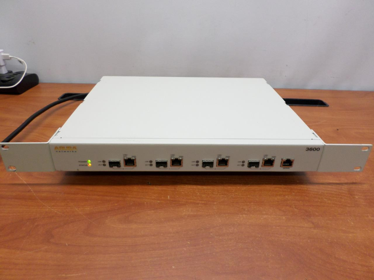 ARUBA NETWORKS 3600-US 4 PORT MOBILITY CONTROLLERのeBay公認海外通販｜セカイモン