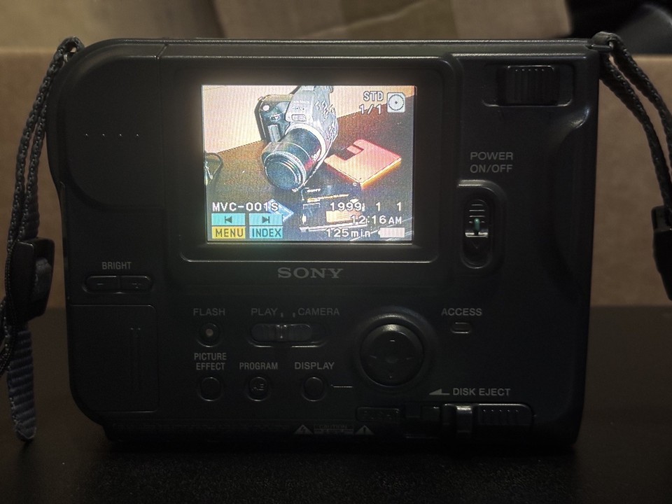 Sony Digital Mavica MVC-FD95 and MVC-FD73 Floppy Disk Cameras with ...