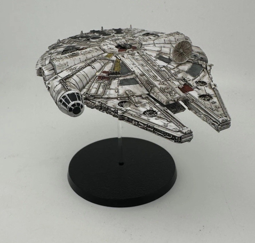 Bandai 1:350 Millennium Falcon Star Wars Model Kit built for display ...