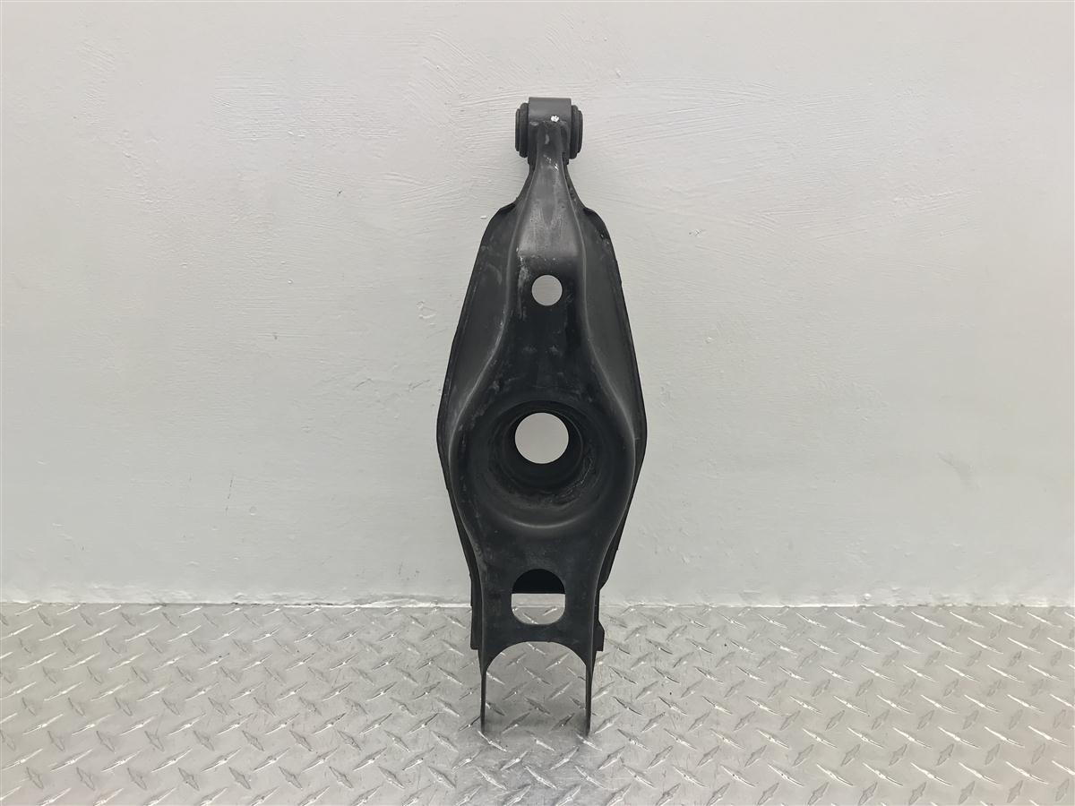 05 06 07 08 09 10 11 12 13 14 15 16 CHRYSLER 300 CENTER SPRING PERCH ...