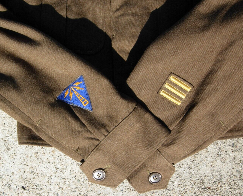 WW2 AAF "Ike" Jacket - English Airborne Troop Carrier Patch & AG ...