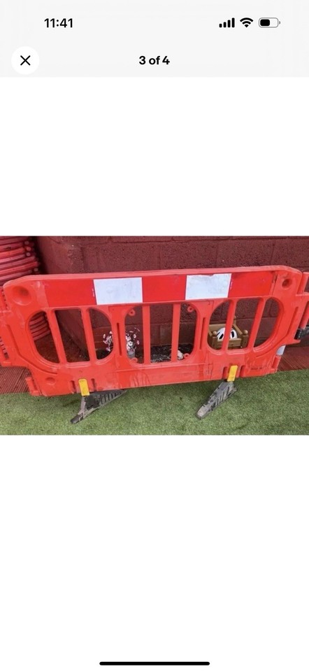 1 X CHAPTER 8 TRAFFIC MANAGEMENT ROAD BARRIERS PEDESTRIAN PLASTIC ...