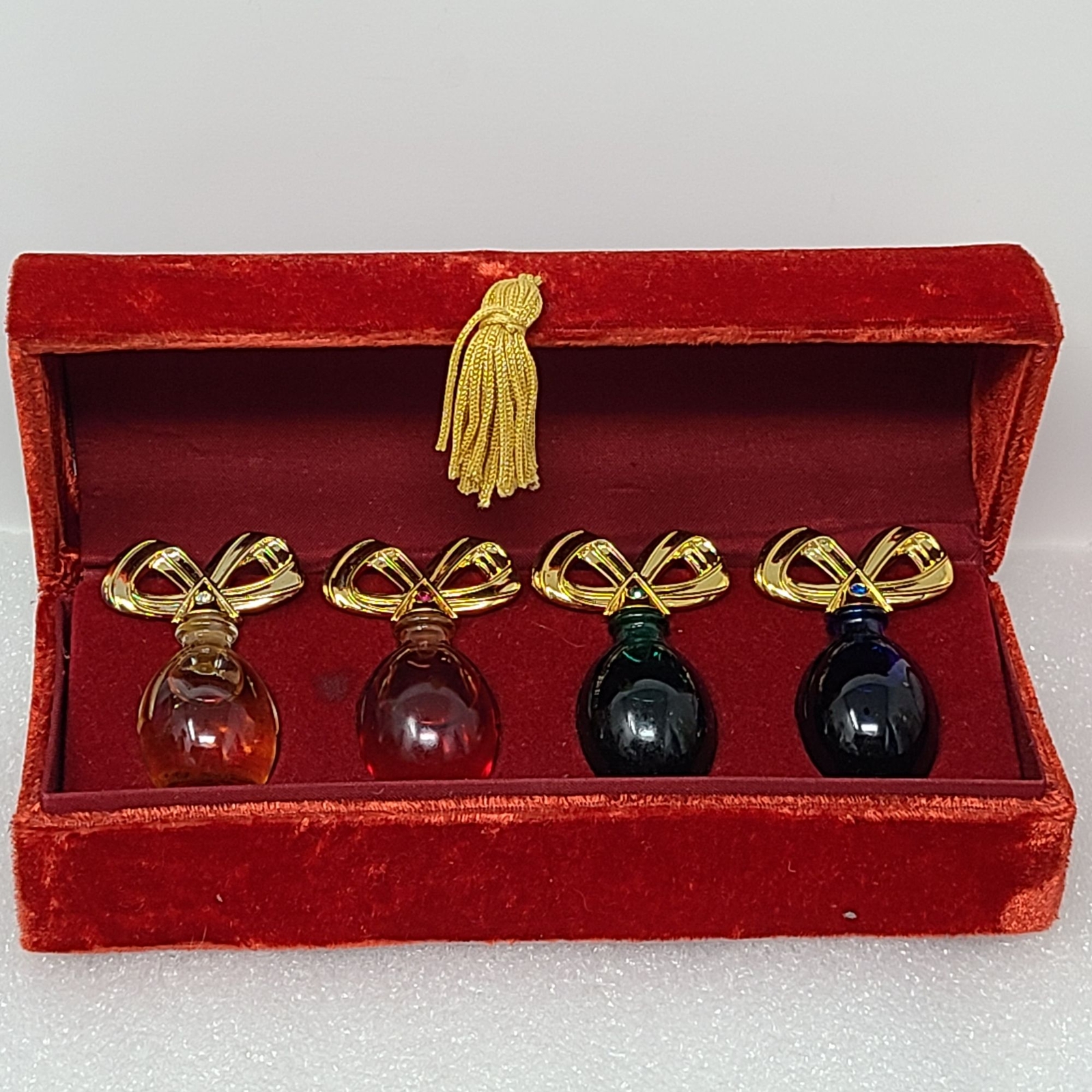 Vintage Elizabeth Taylor Mini Perfume Set in Red Velvet Gift Box .12 oz ...