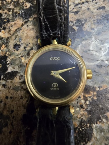 Gucci 2000L 18K Gold Plated Women's Round Stack Watch - 22mm with Black ...