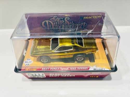 Auto World XTraction Dukes of Hazzard Daisy Dukes Plymouth Road Runner ...