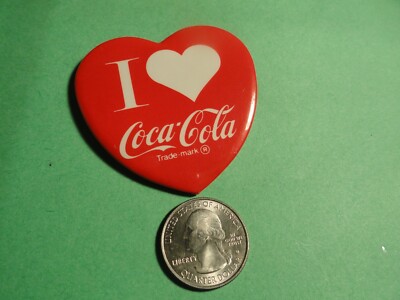 VINTAGE I LUV " COCACOLA HEAR " PINBACK VERY UNIQUE COKE BUTTON SHAPE ...