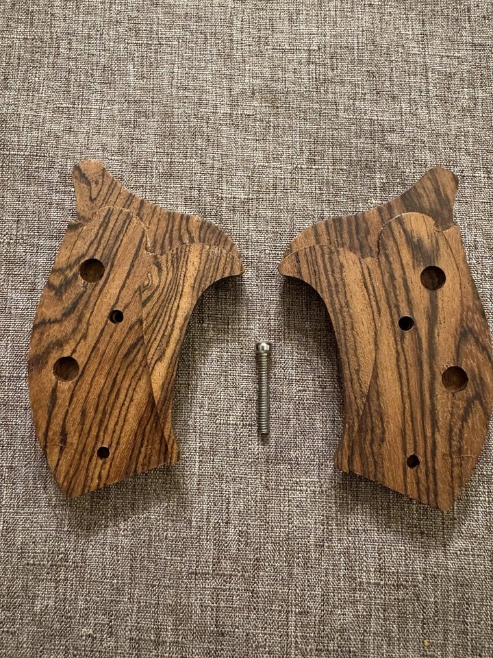 Ahrends Smith & Wesson J Frame Round butt S&W Boot Grips MINT COND ...