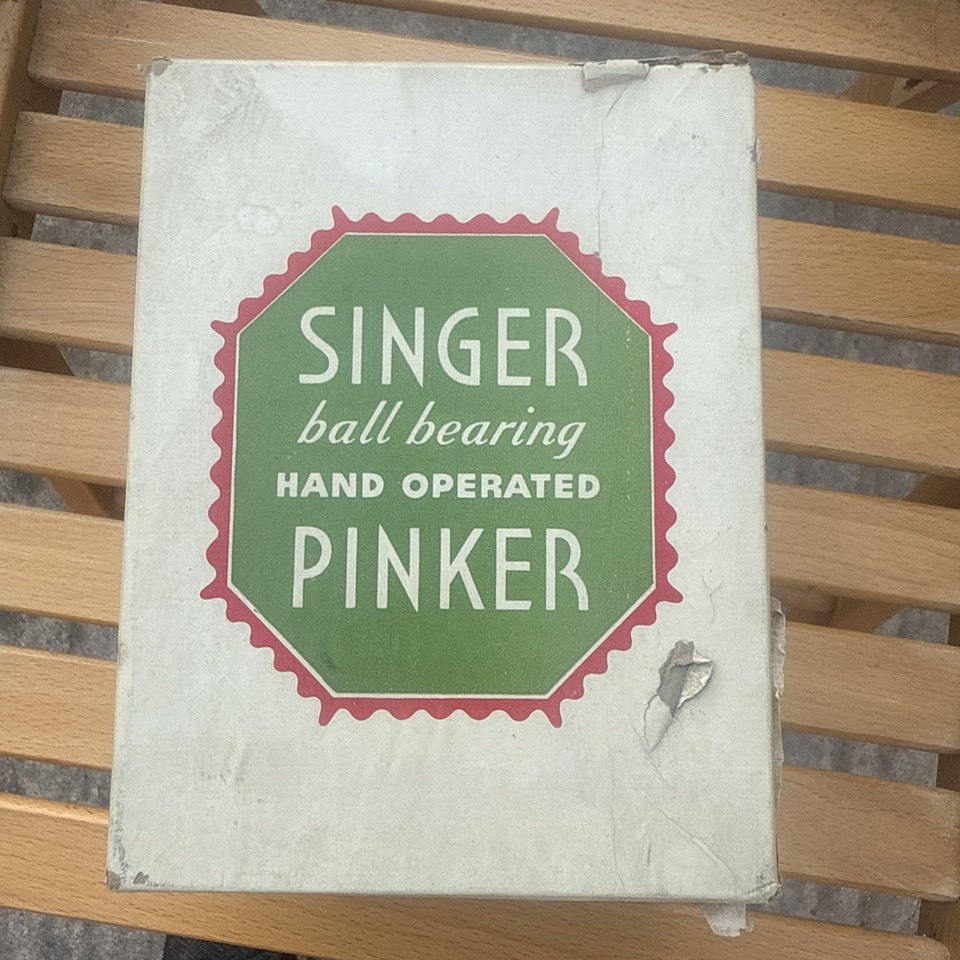 SINGER Ball Bearing Hand Operated Pinker 121379 Pinking Machine 1935 ...