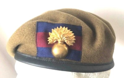GRENADIER GUARDS BERET & BRASS CAP BADGE - BRITISH ARMY FOOT GUARDS ...