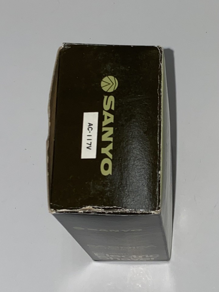 Vintage Sanyo SV-3800 Electric Shaver Rechargeable Razor New In Box ...