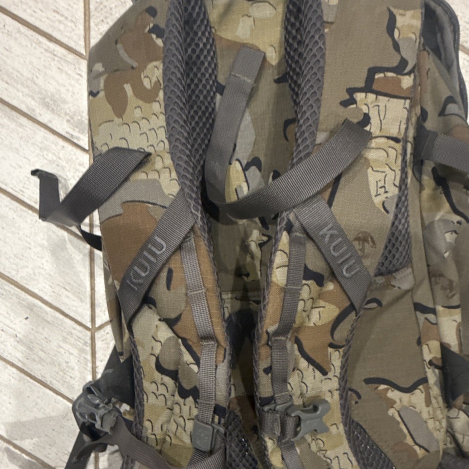 KUIU Venture 2300 Internal Frame Hunting Pack Camouflage Hip Belt ...