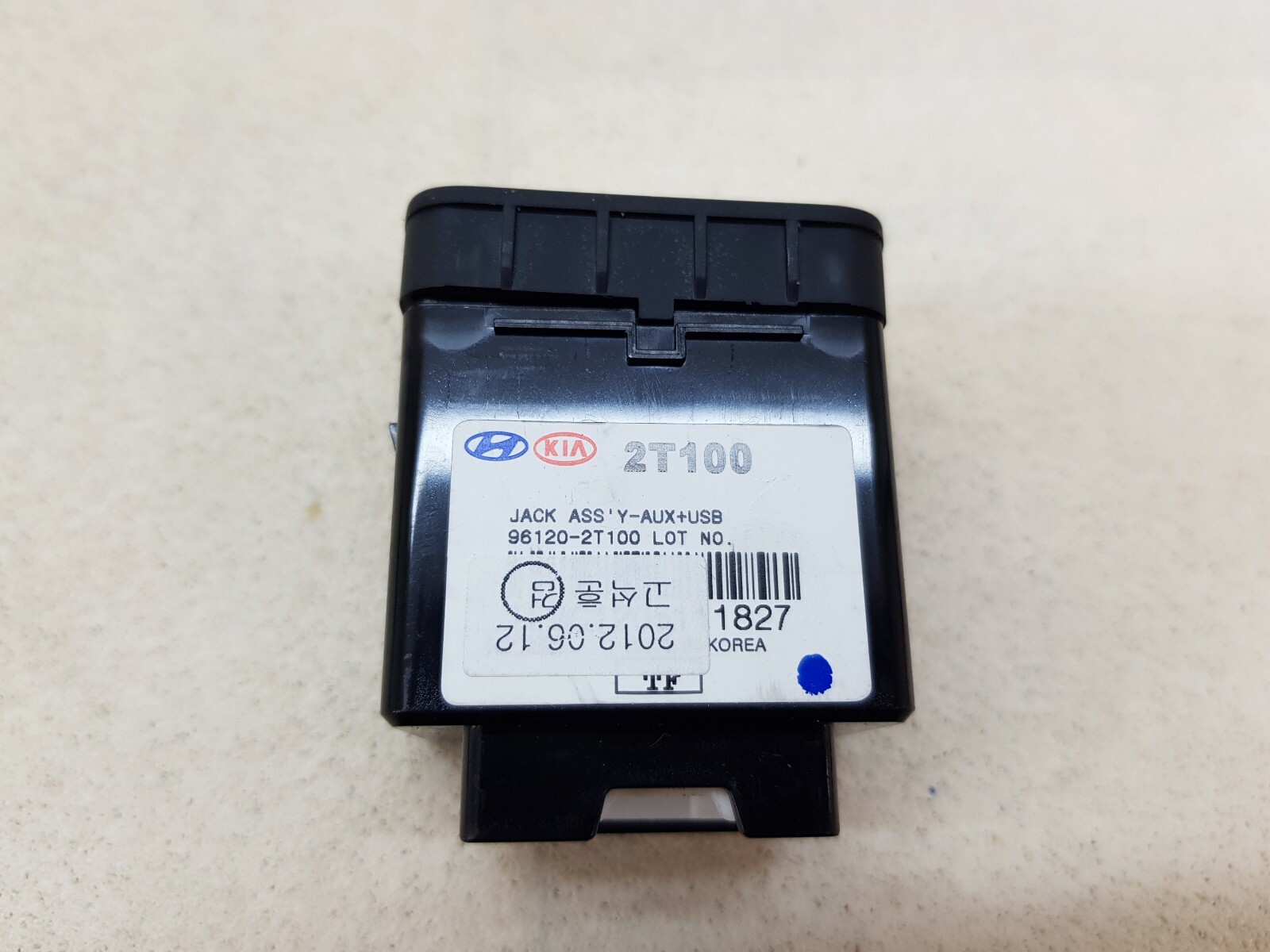 HYUNDAI OR KIA OPTIMA 2 TF 11-15 AUX IPOD USB PORT PLUG 96120-2T100 | eBay