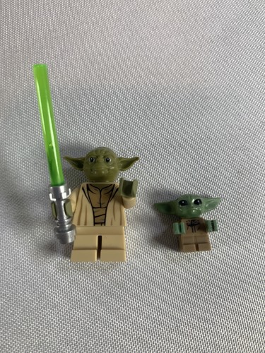 LEGO Star Wars Minifigure: Yoda - Olive Green Open Robe (75360) with ...