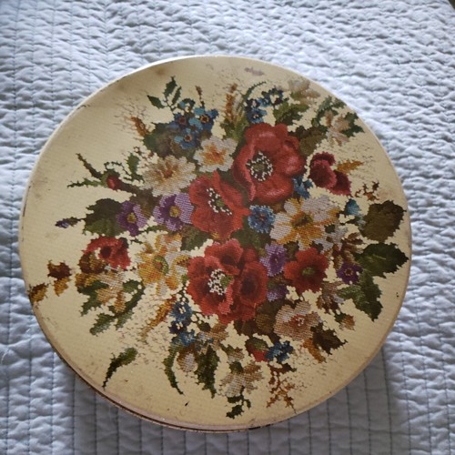Vintage Olive Can Co Chicago 7” Red Floral Tin | eBay