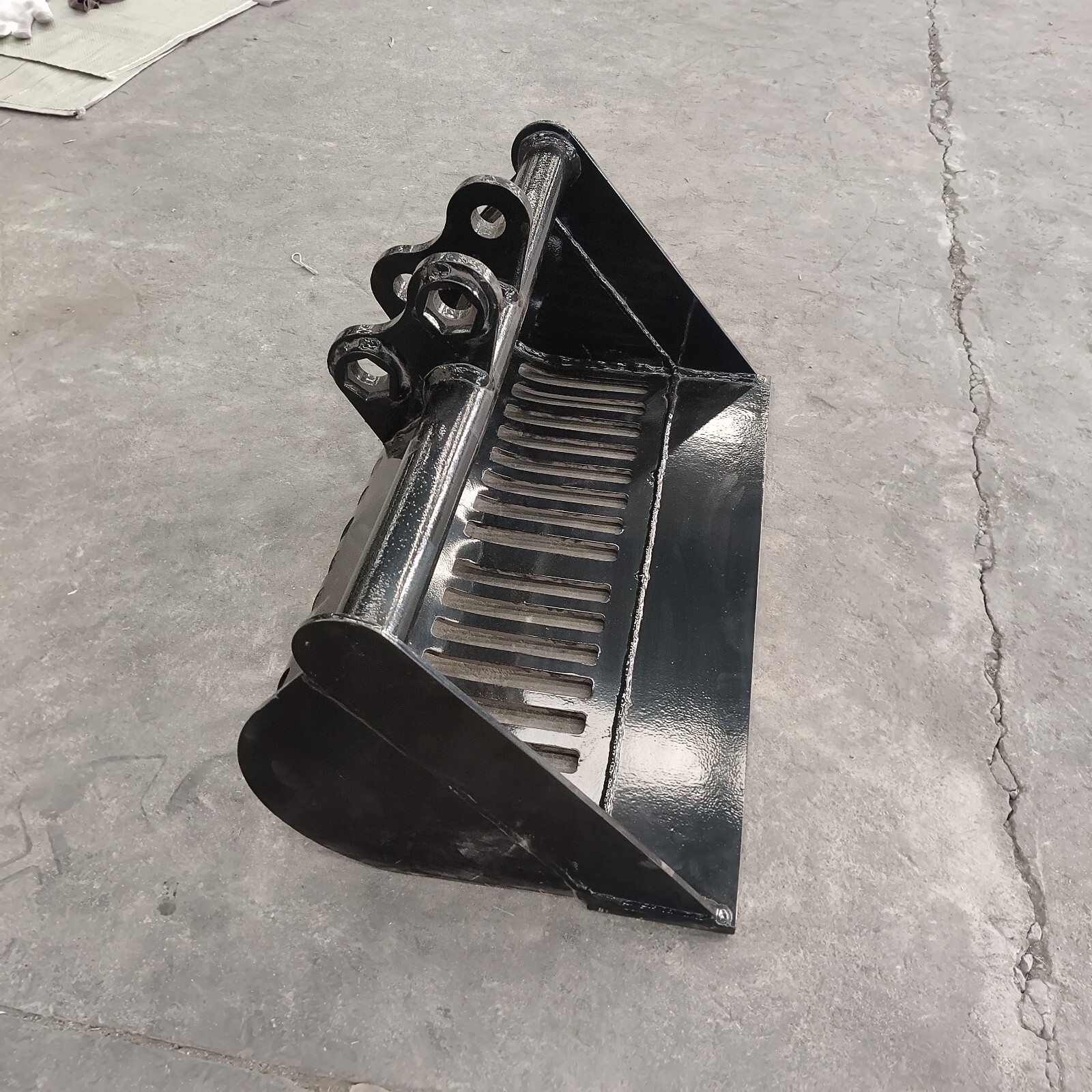 TYPHON Attachment 600mm Screening Skeleton Bucket for Mini Excavators ...