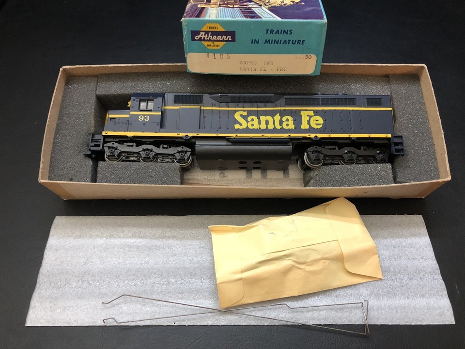 Athearn HO Scale Locomotive Diesel Train Santa Fe SDP40 Baggage Car Lot ...
