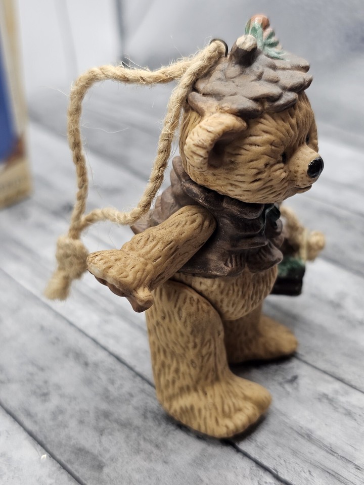 Hallmark 2004 Gift Bearers Keepsake Ornament 6 In the Series Bear With ...