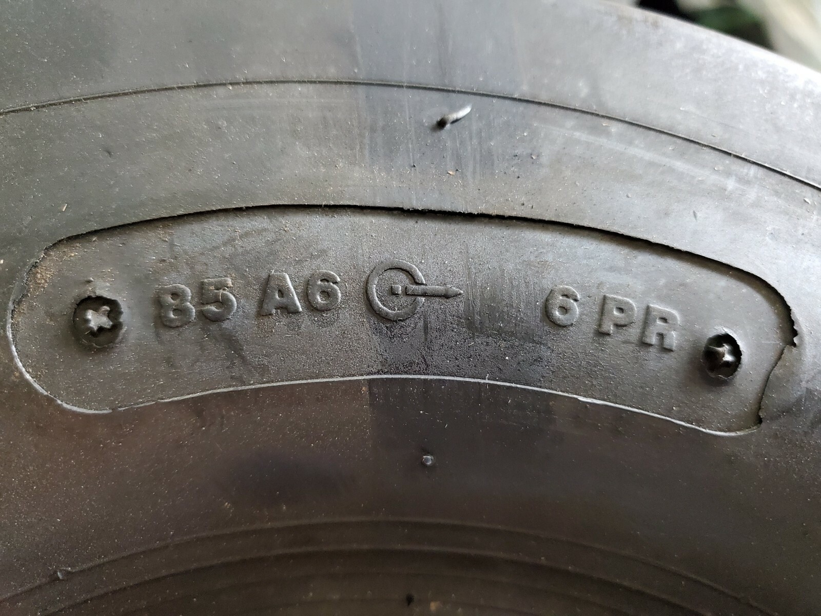 2 - 18x8.50-8 Vredestein V61 6-Ply 5-Rib Deep Tires and Tubes