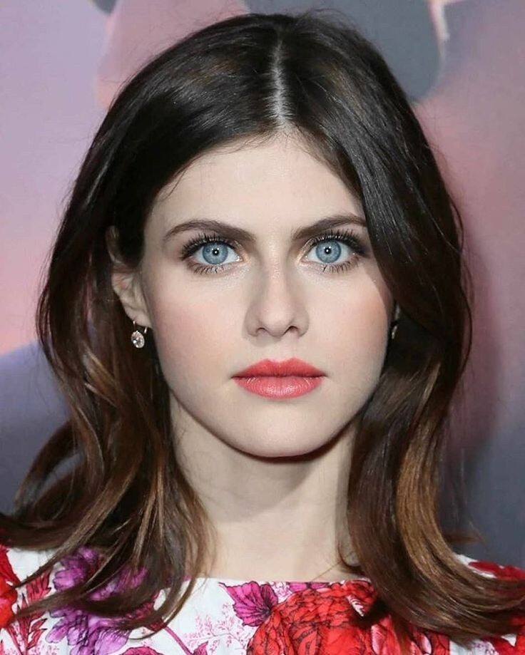 Alexandra Daddario Eyes Color