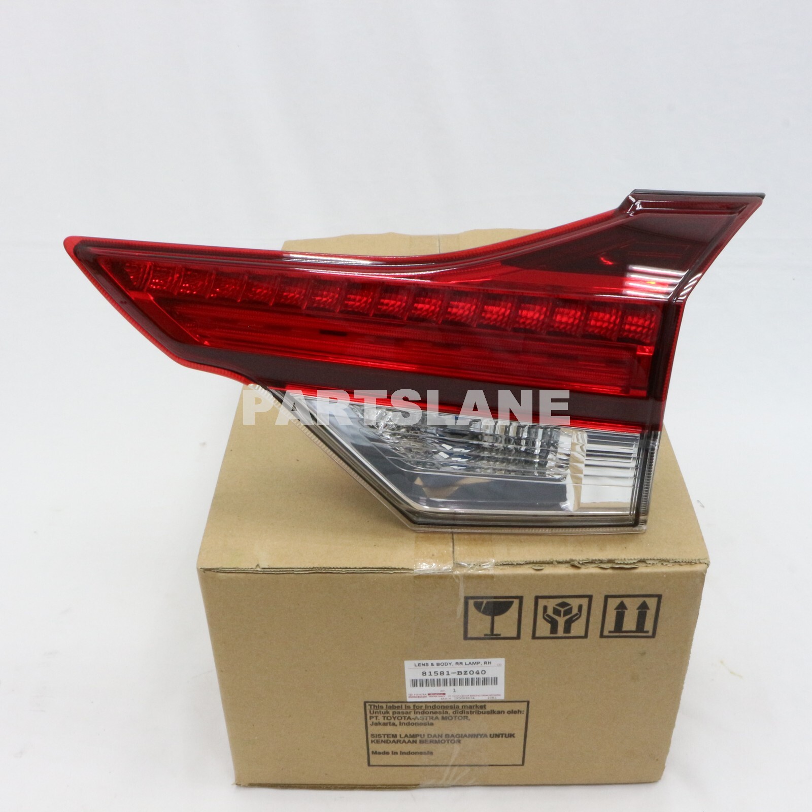 Toyota Rush F800 F850 OEM Genuine Rear Right Lamp Lens and Body 81581 ...