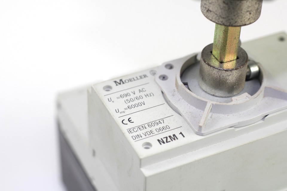 Moeller NZM B1 50 A AMP Circuit Breaker w/ Eaton NZM 1 Handle | eBay