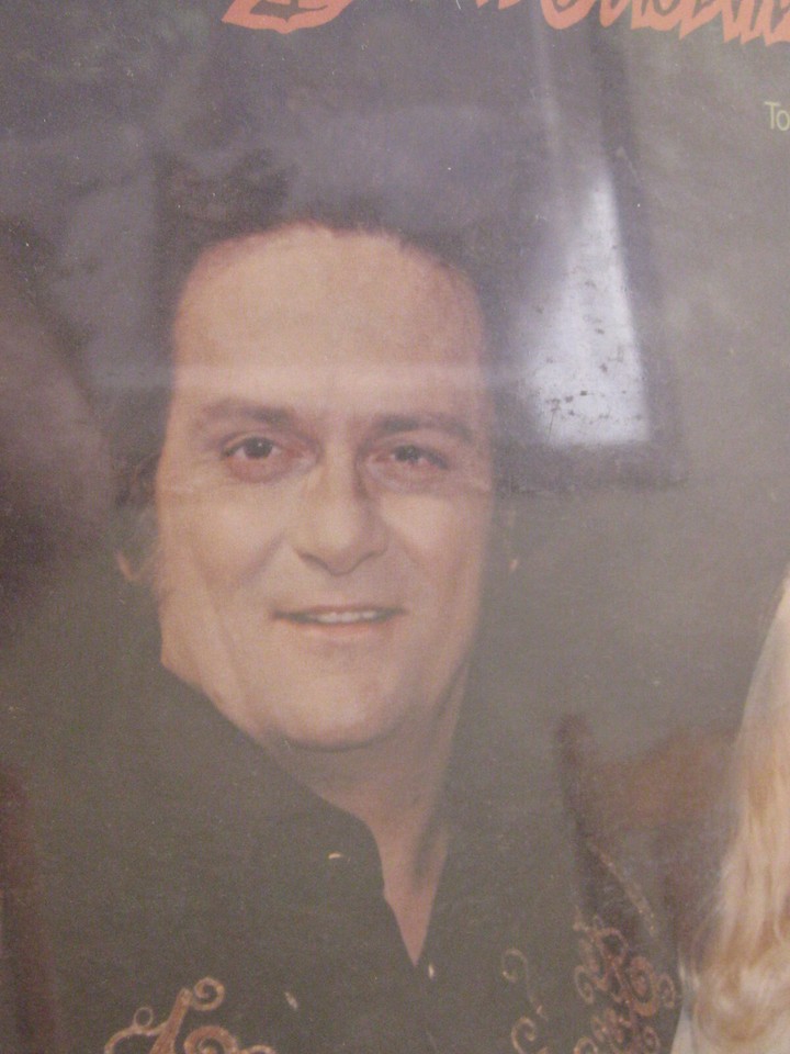 Tony & Susan Alamo – Tony Alamo Sings Mister D.J. (vinyl) Alamo Records ...