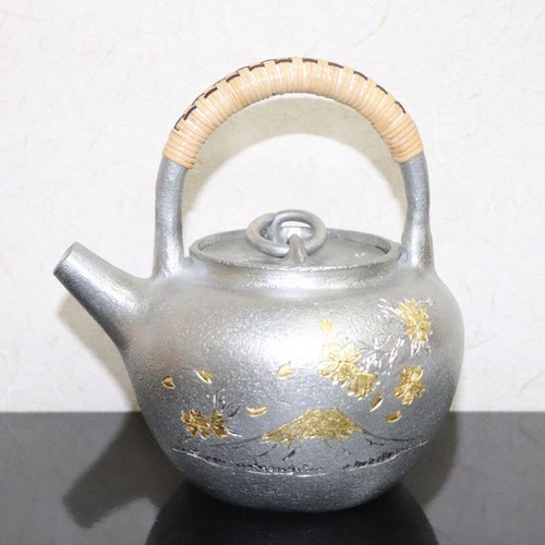 [Fujita Vase] Pure Tin Kyusu Metal Engraving Fuji Cherry Blossoms ...