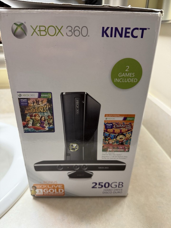 Microsoft Xbox 360 S 4GB Kinect Black Console, Controller & Cords, In ...