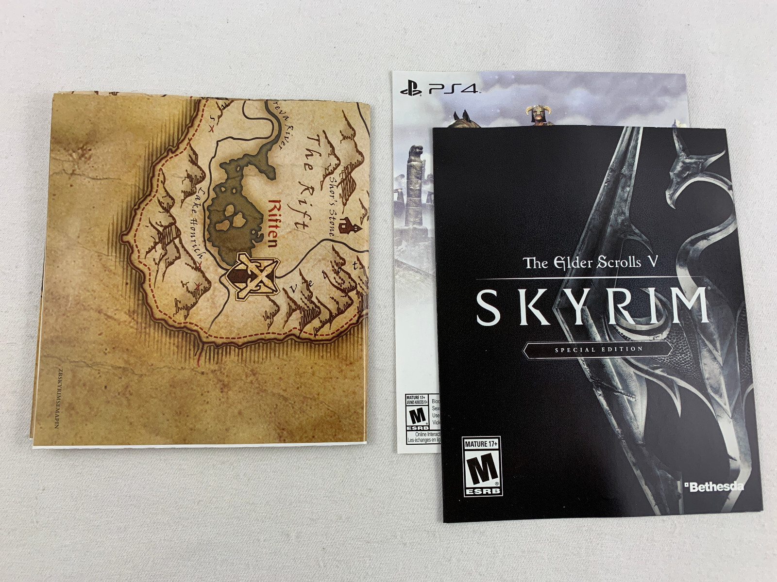 Playstation 4 (PS4) Skyrim Special Edition w/ Manual & Map - USED, CIB ...