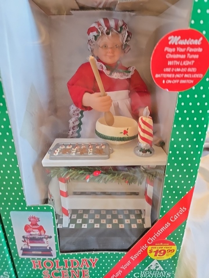 Animated Musical Mrs. Claus Baking & Santa North Pole Holiday Creations ...