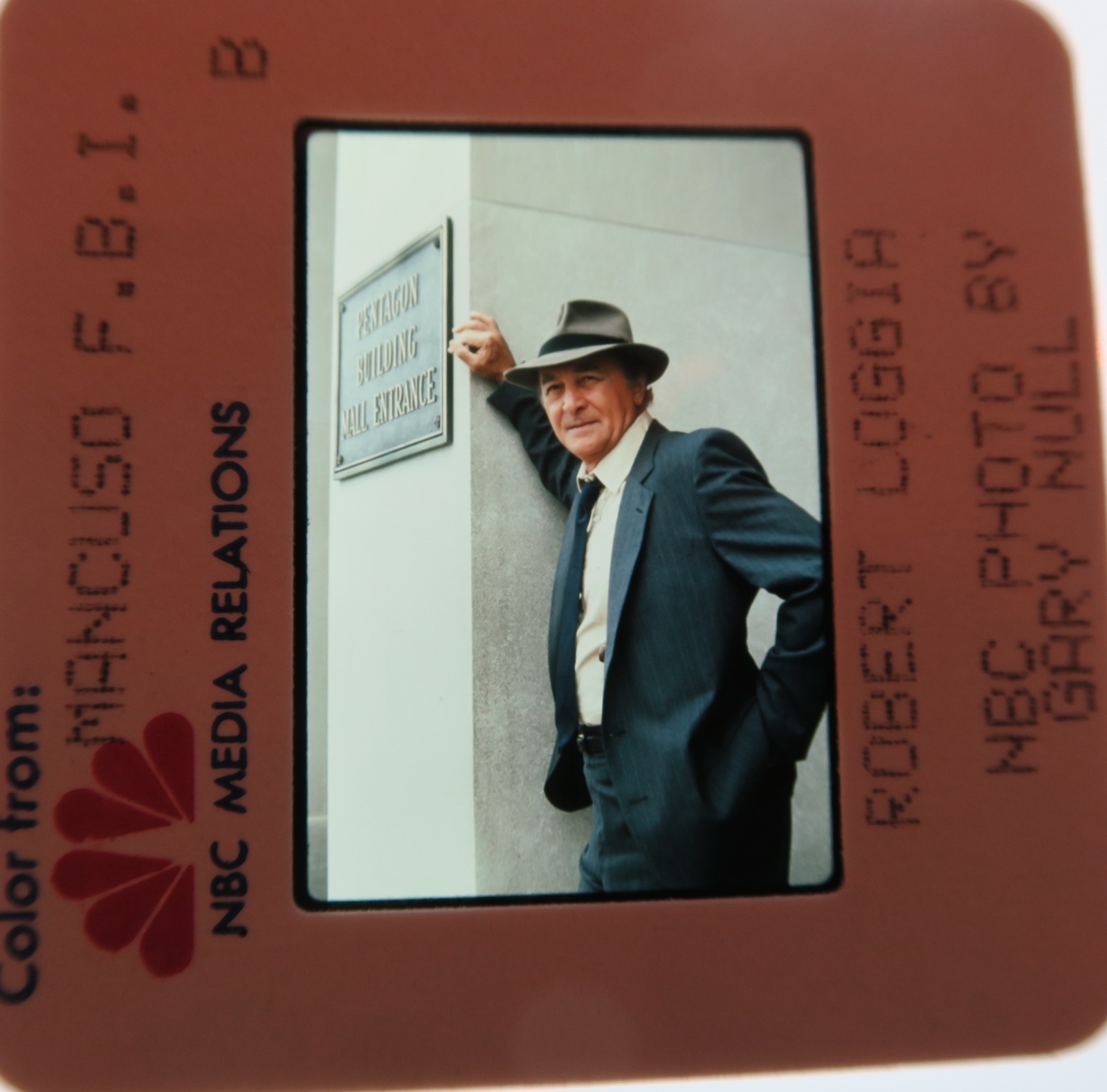 MANCUSO FBI CAST ROBERT LOGGIA Fredric Lehne Lindsay Frost ORIGINAL ...