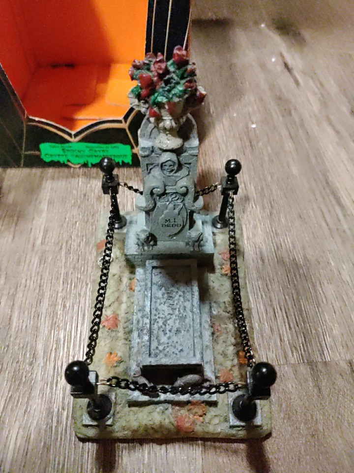 🔥LOT of 3 Lemax Spooky Town “Spooky Winner” Lighted & 2 Spooky Crypts 🔥 ...