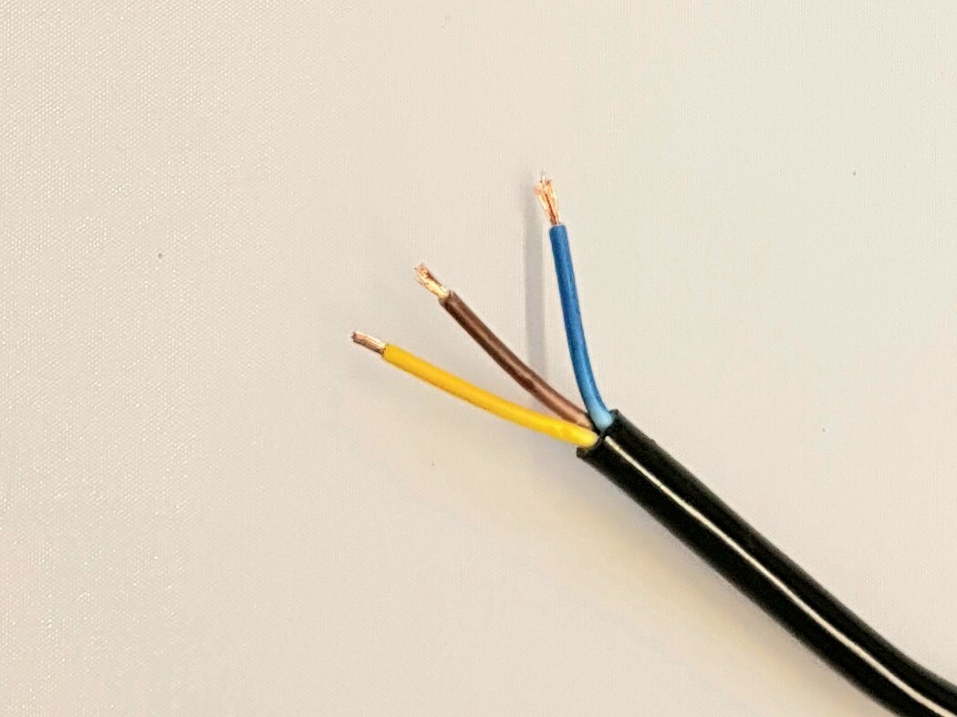 3 CORE 0.75sqmm COILED BLACK PUR CABLE. 750mm (29.5") COIL LENGTH # | eBay