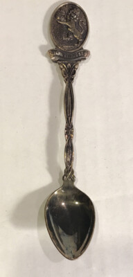 COLLECTIBLE SILVER PLATED SOUVENIR SPOON QUEEN ELIZABETH F47 | eBay