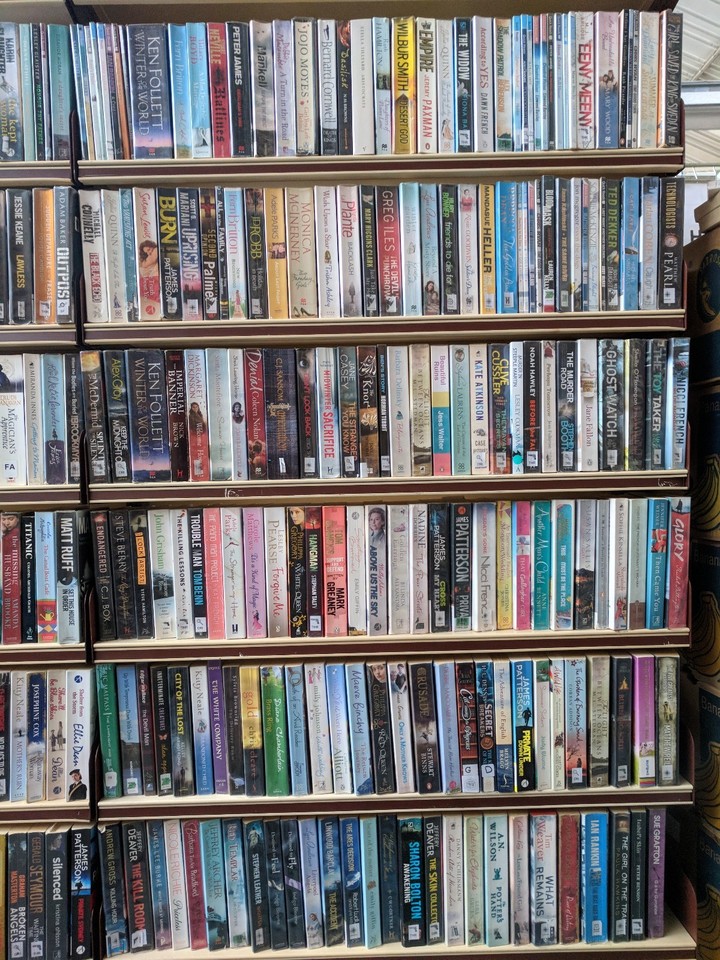ADULT FICTION BOOKS: HUGE job lot mixed box of approximately 75 books ...