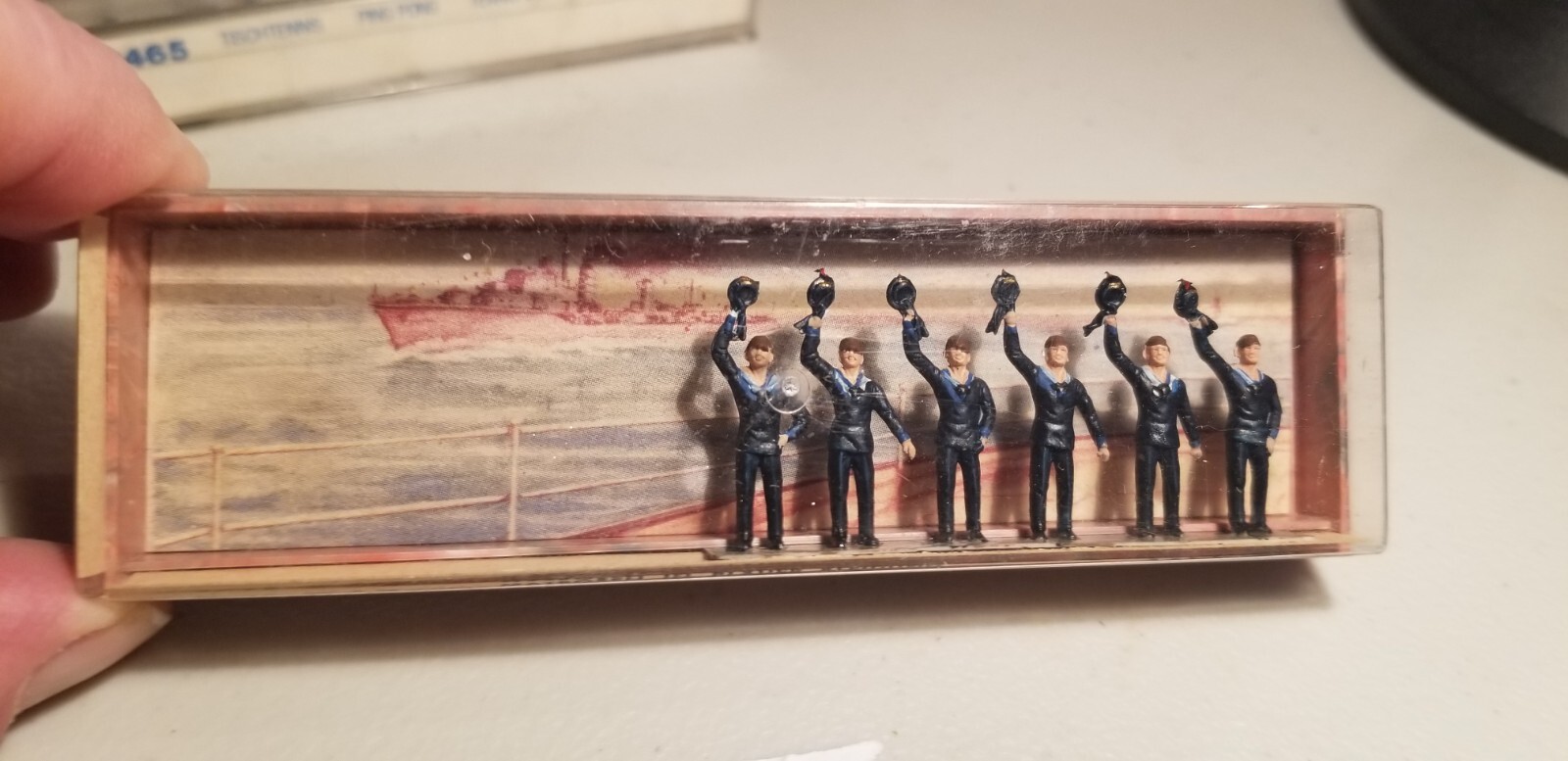 Merten HO Scale 1/87 German WWII Sailors in Blue Uniforms Waving Caps ...