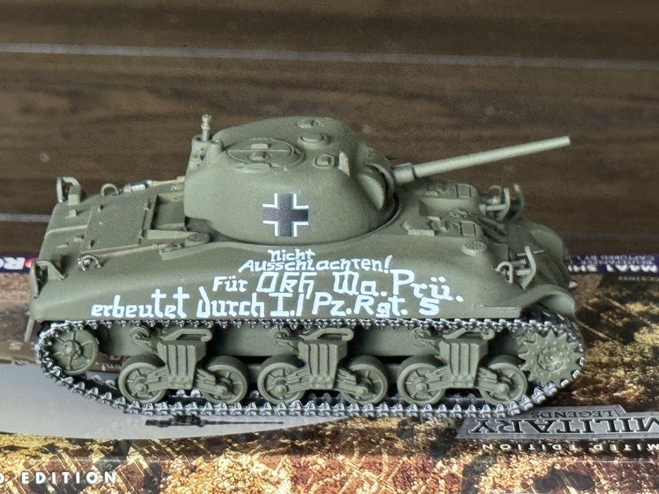 Corgi CC51032 M4A1 Sherman “Beautpanzer” (Trophy Tank) N. African ...