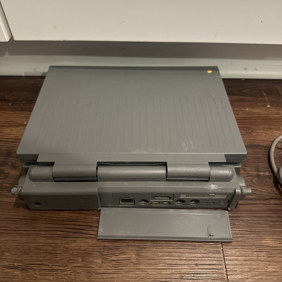 Vintage Apple Macintosh Powerbook PB 180 With Power Cord Floppy Disk ...