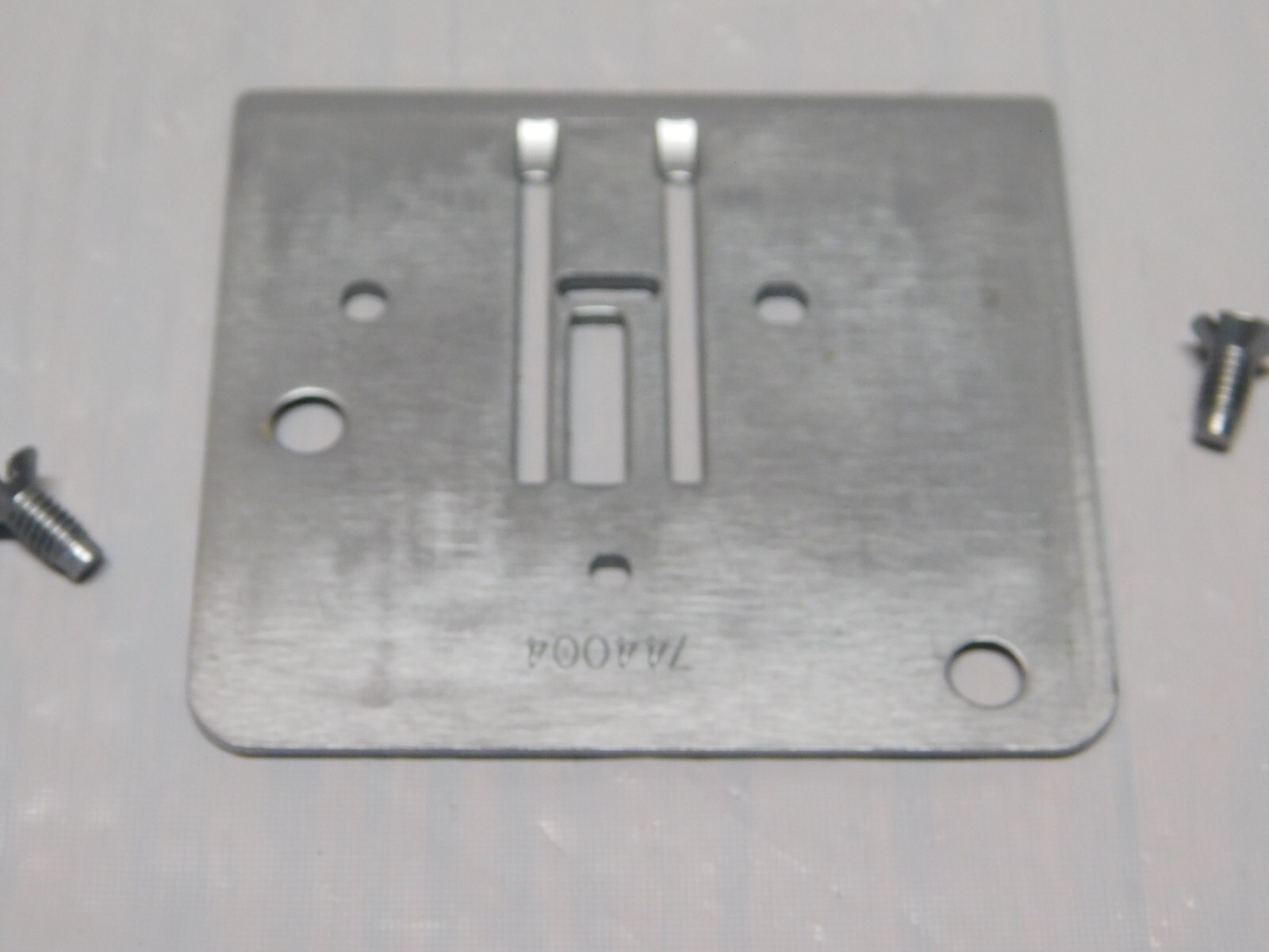 JANOME MODEL 3125 NEEDLE PLATE WITH SCREWS | eBay