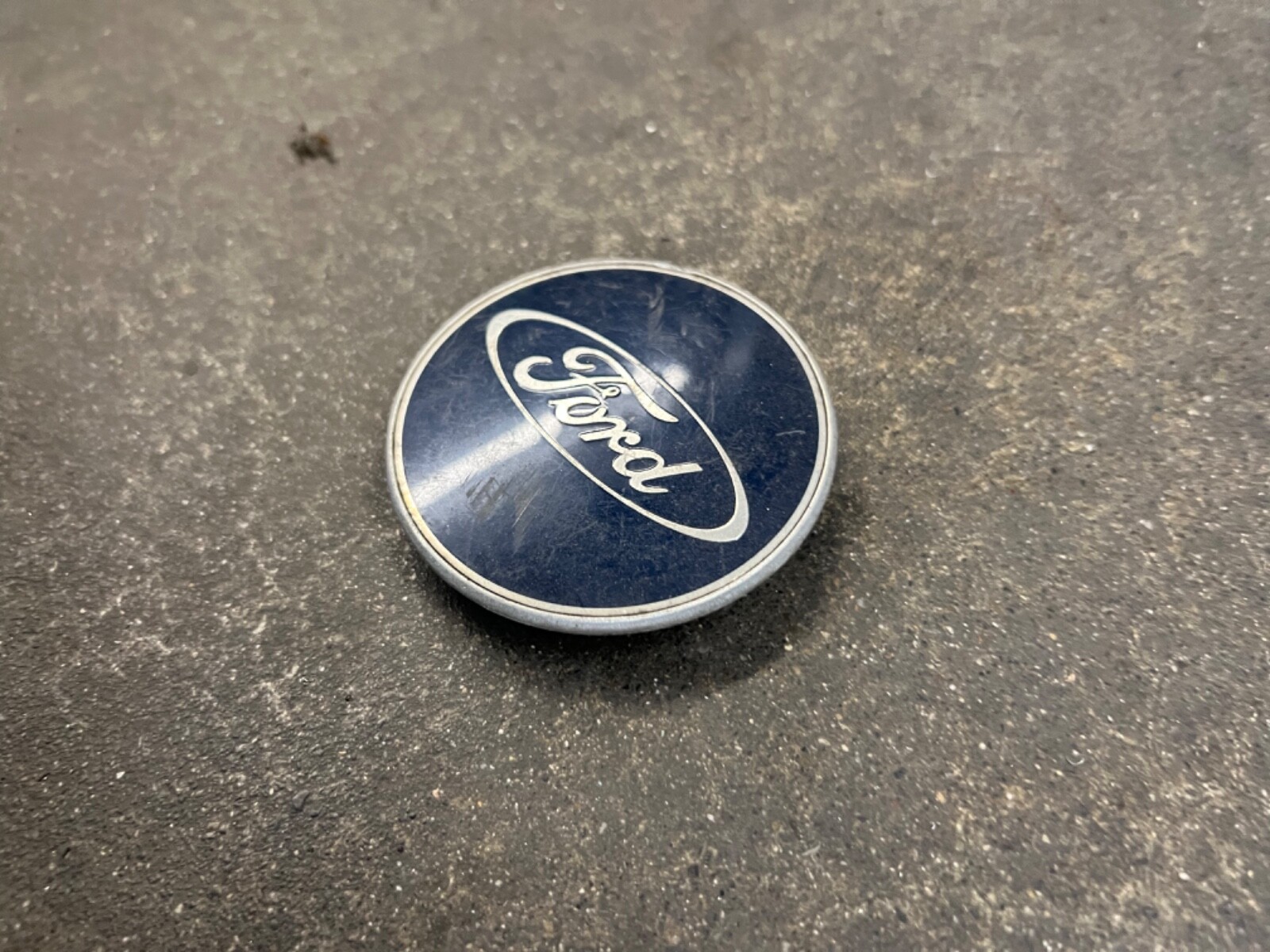 97- Ford Center Cap P8579 97BG1000AD | Genuine OEM | Blue | Plastic ...