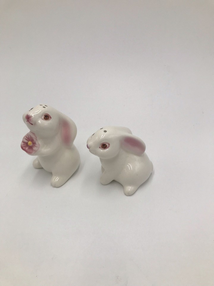 Vintage Avon Bunny Mates Salt Pepper Shakers Bunny Rabbit Figurine 1983 ...