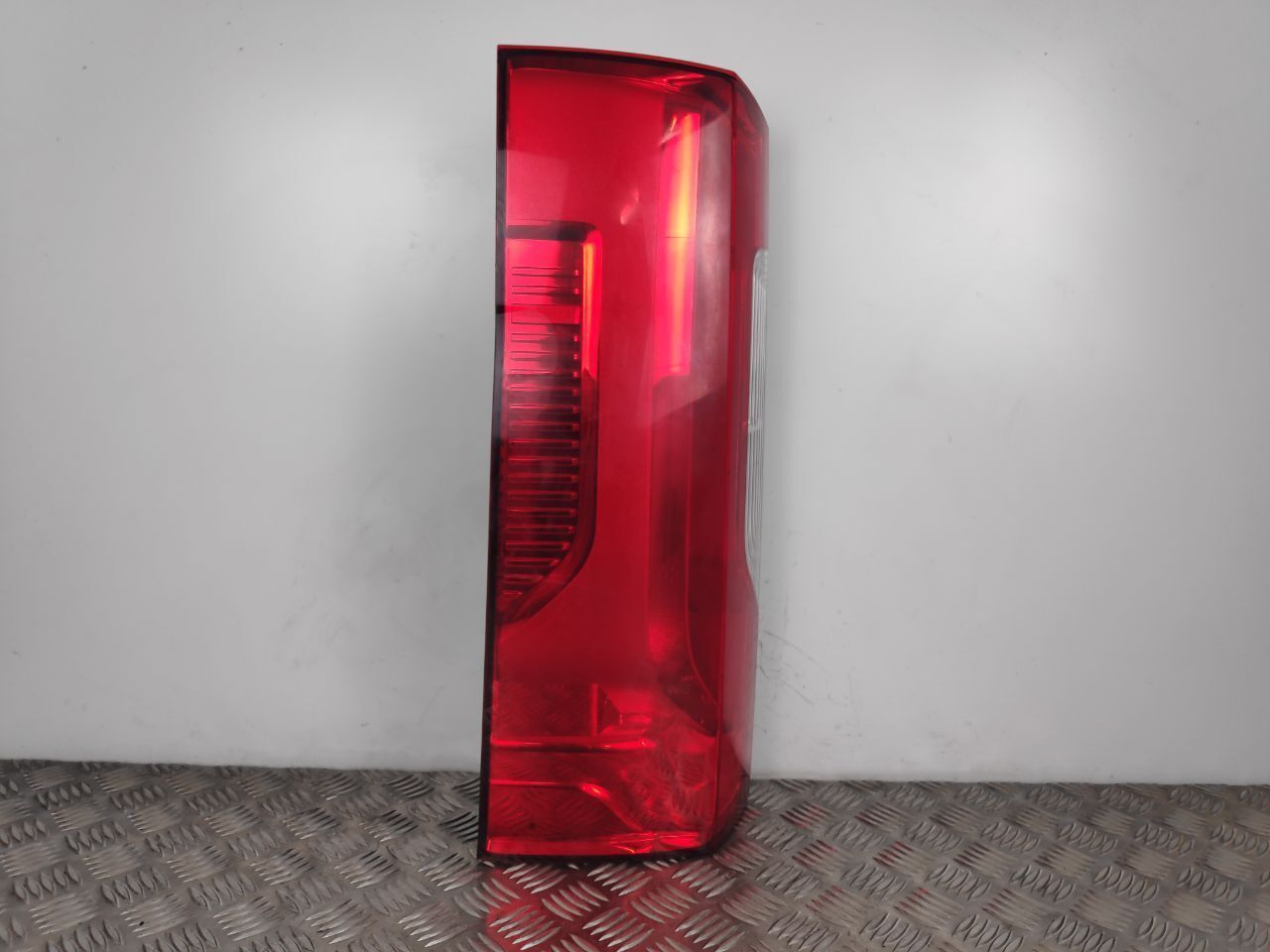 Luz trasera izquierda Mercedes-Benz Sprinter W907 W910 A9108200000 ...