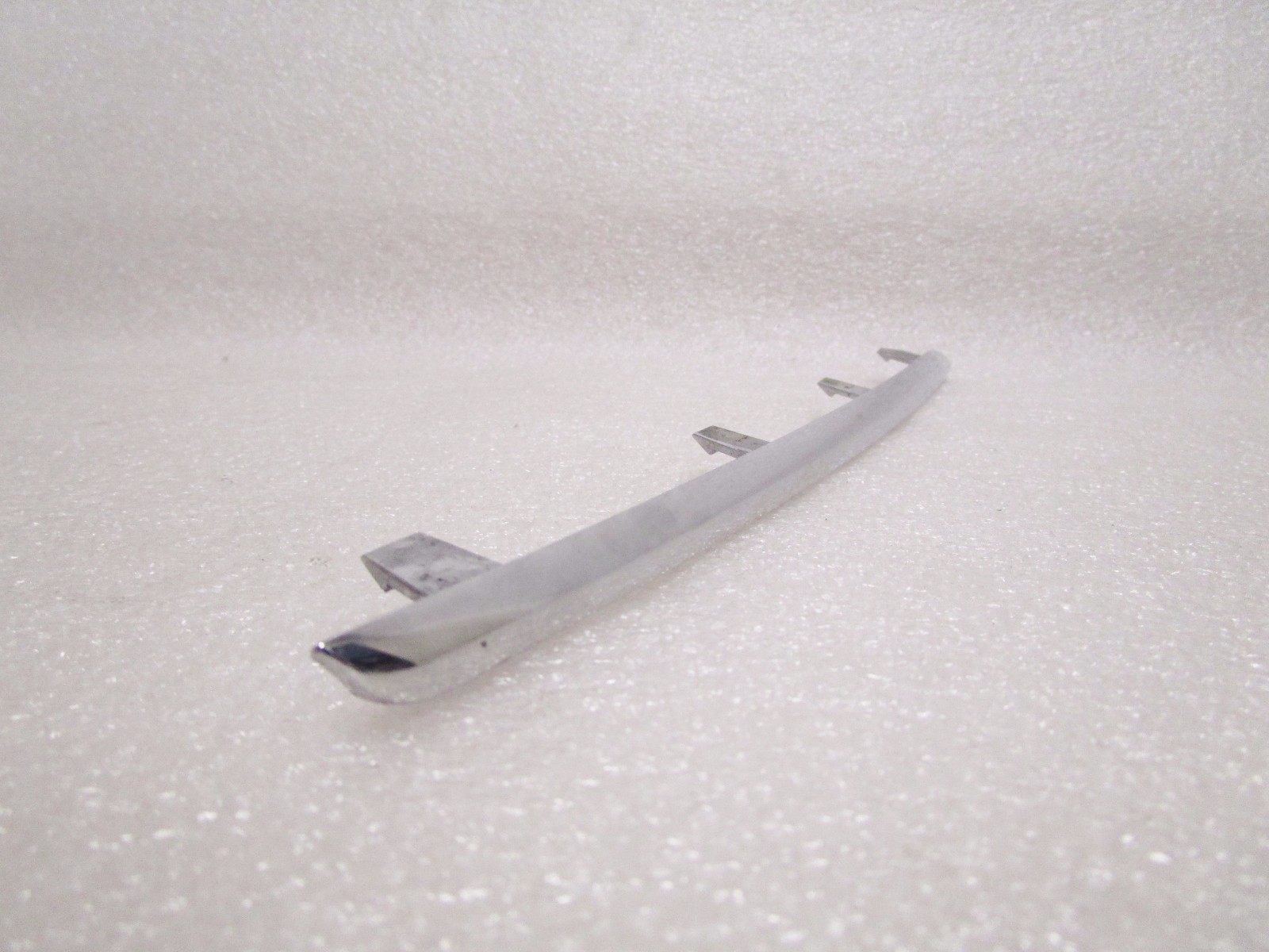 2014 MERCEDES BENZ FRONT RADIATOR GRILLE MOULDING COVER LOWER RIGHT ...